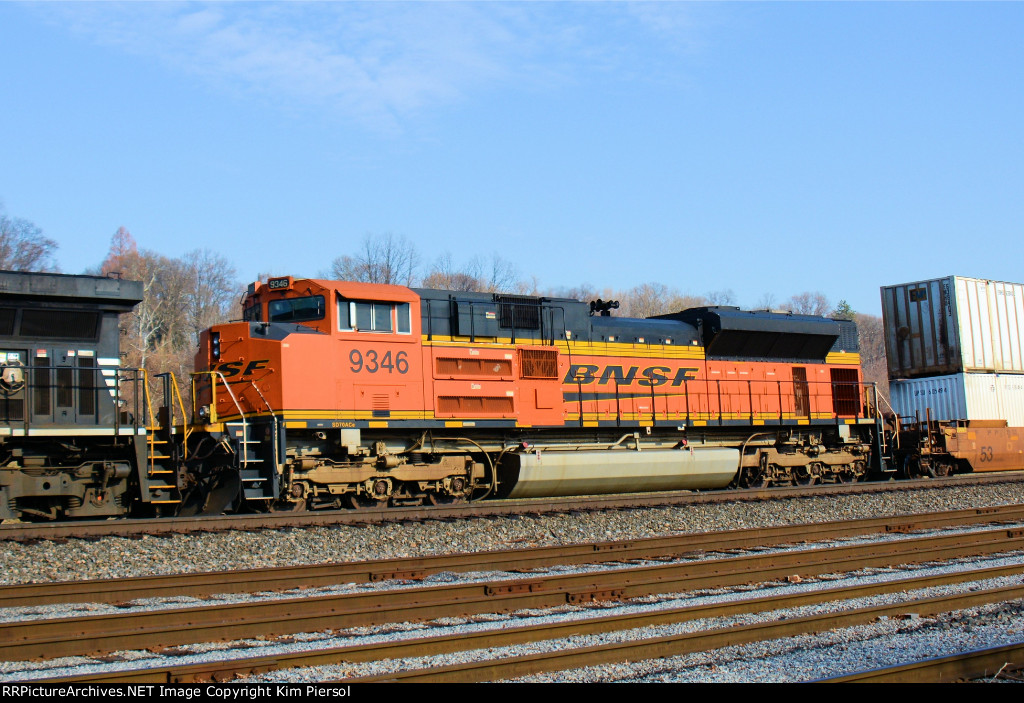 BNSF 9346 on NS 21M